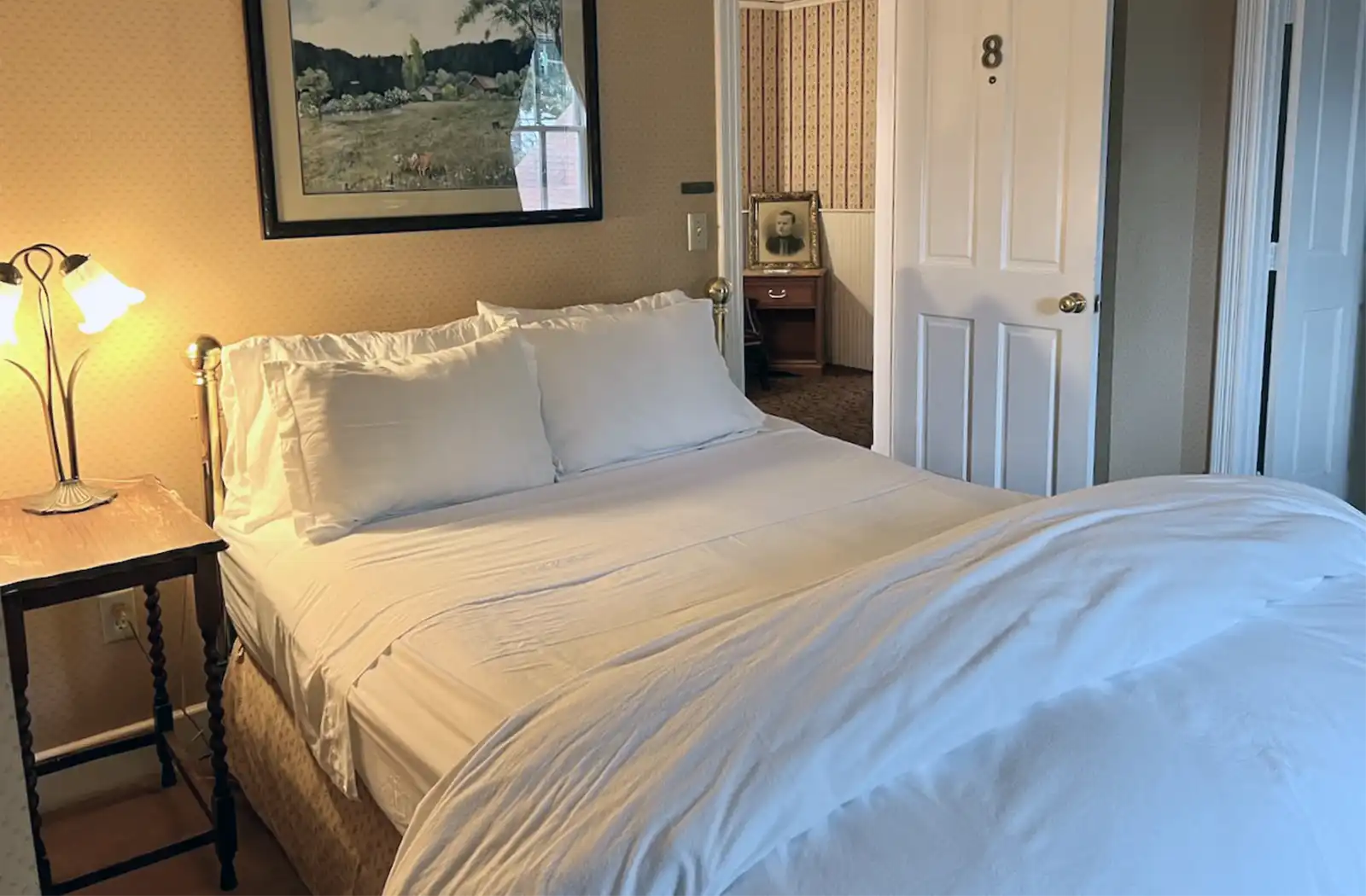 Buck Bay Room | Orcas Hotel & Cafe